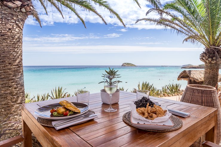 Beach seafront restaurants Ibiza Spotlight